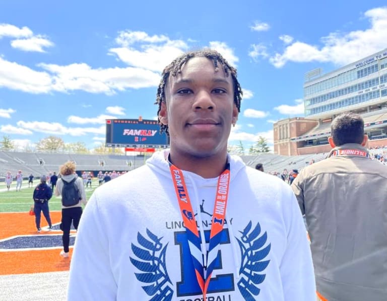 Three-star DE Jacob Alexander checks out Illinois - OrangeandBlueNews ... Three-star DE Jacob Alexander checks out Illinois - OrangeandBlueNews ...