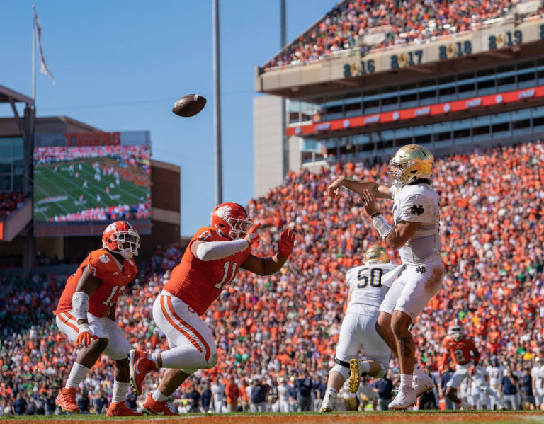 Film Analysis So Much Went Wrong For Notre Dames Offense At Clemson